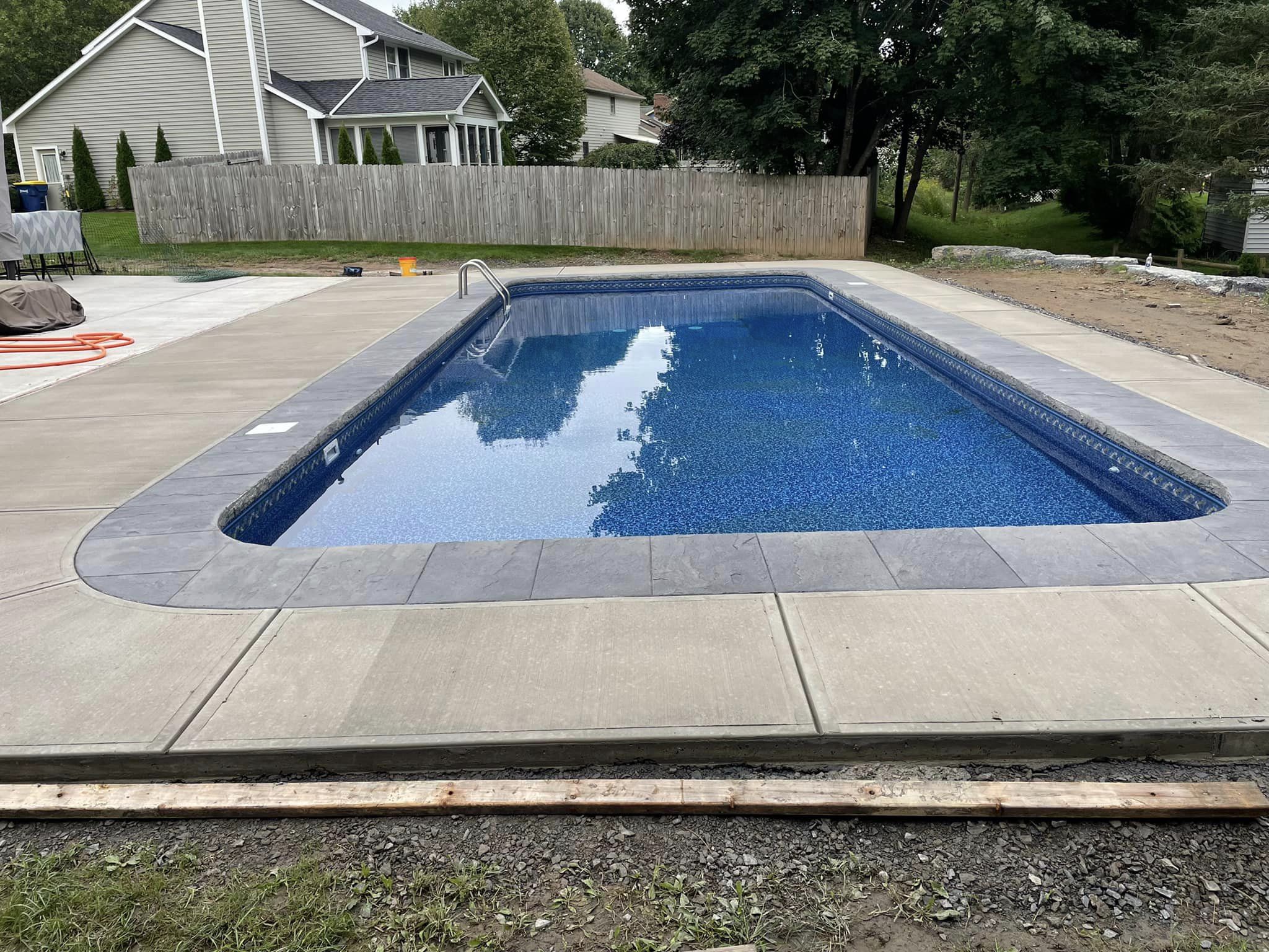 Concrete Cantilevered Pool Coping – Concret Construction